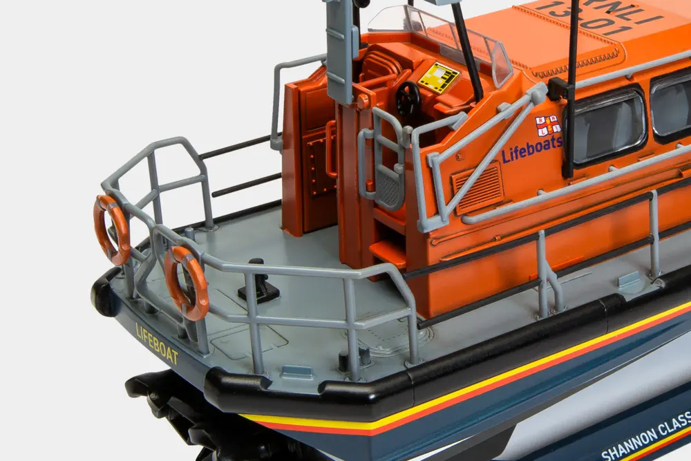 Airfix RNLI Shannon Class Lifeboat Model Kit Scale 1:72